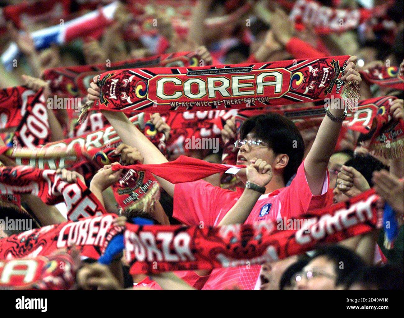 Seoul world cup fans 2002 hi-res stock photography and images - Alamy