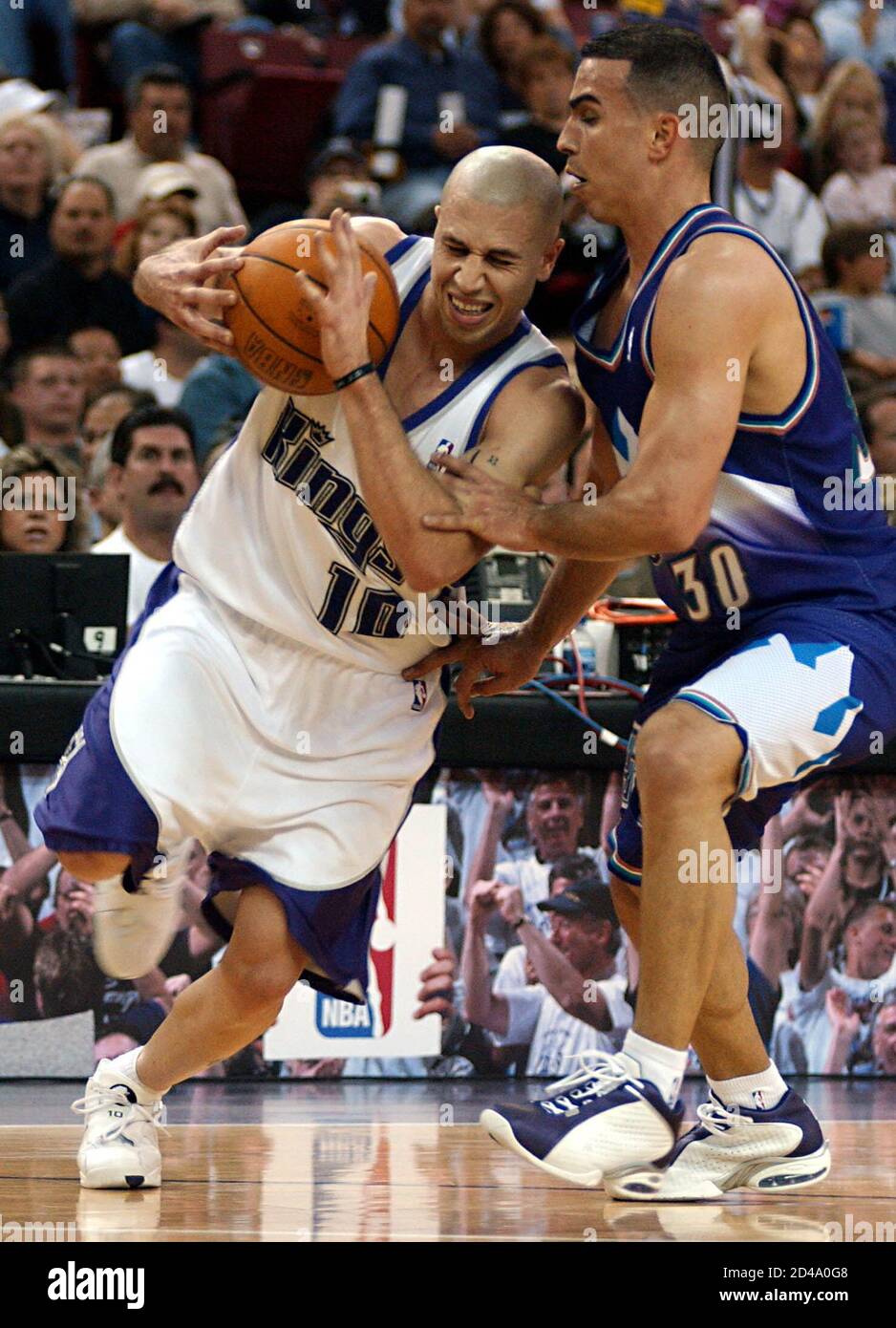 Sacramento kings mike bibby drives hi-res stock photography and images ...