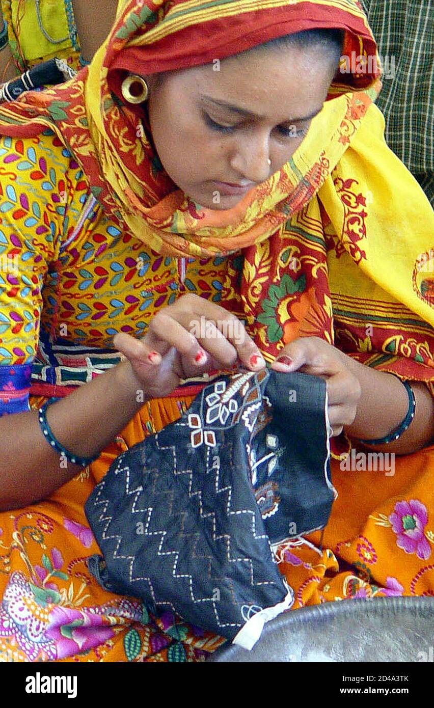 Indian Textile Workers High Resolution Stock Photography and Images - Alamy