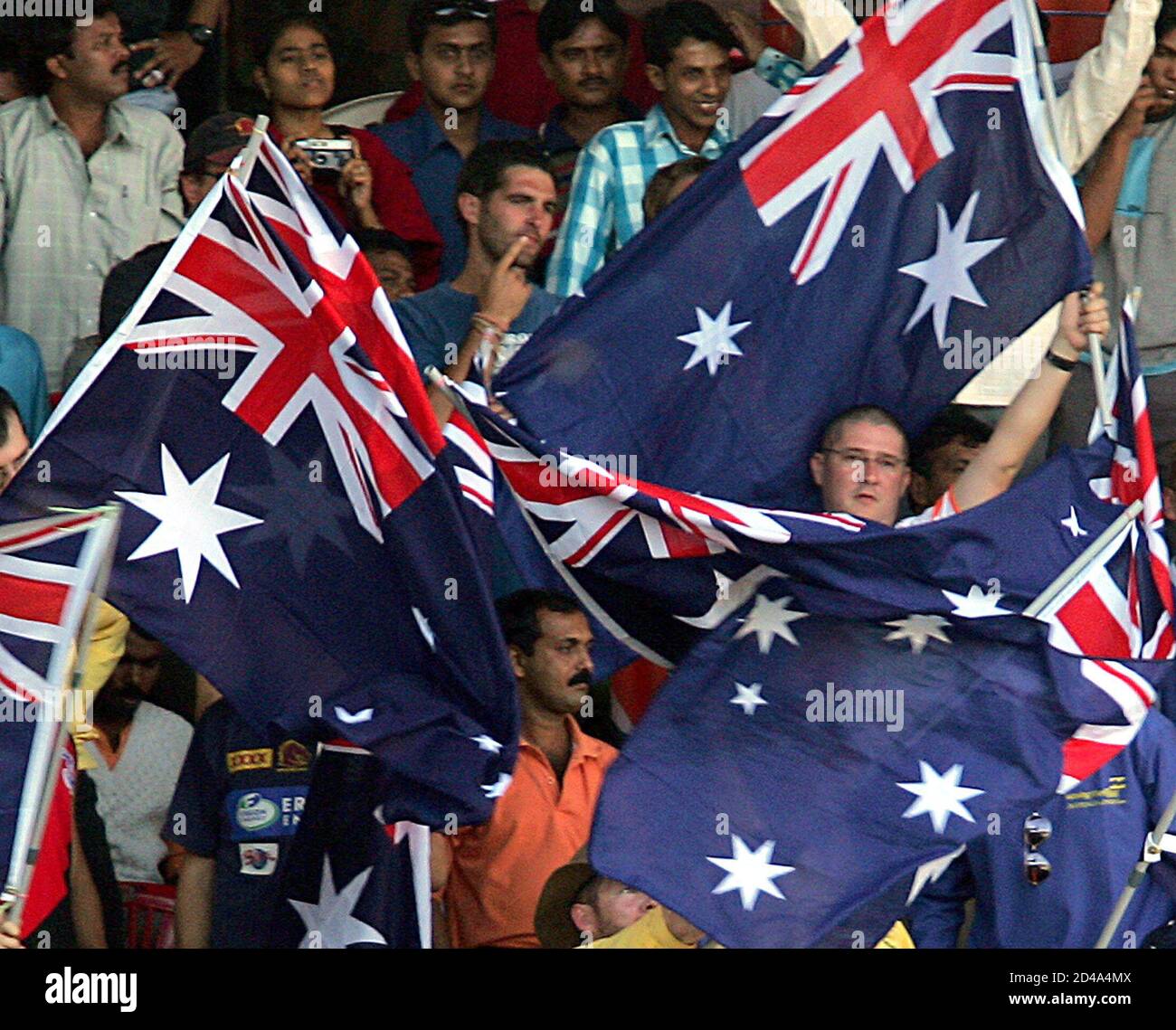Australian cricket fans hi-res stock photography and images - Alamy
