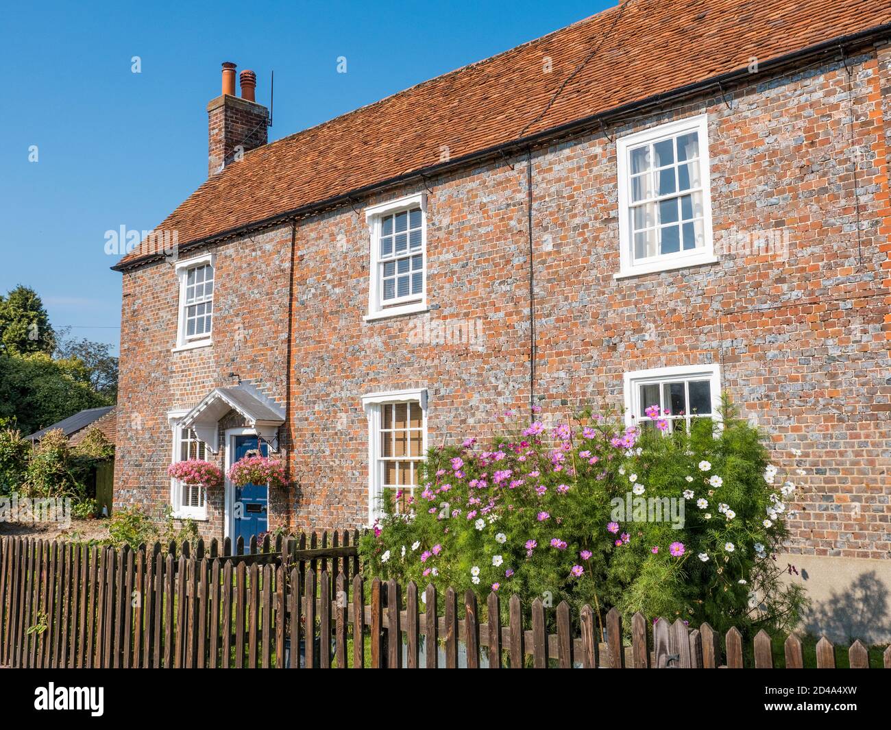 Traditional village england hi-res stock photography and images - Alamy