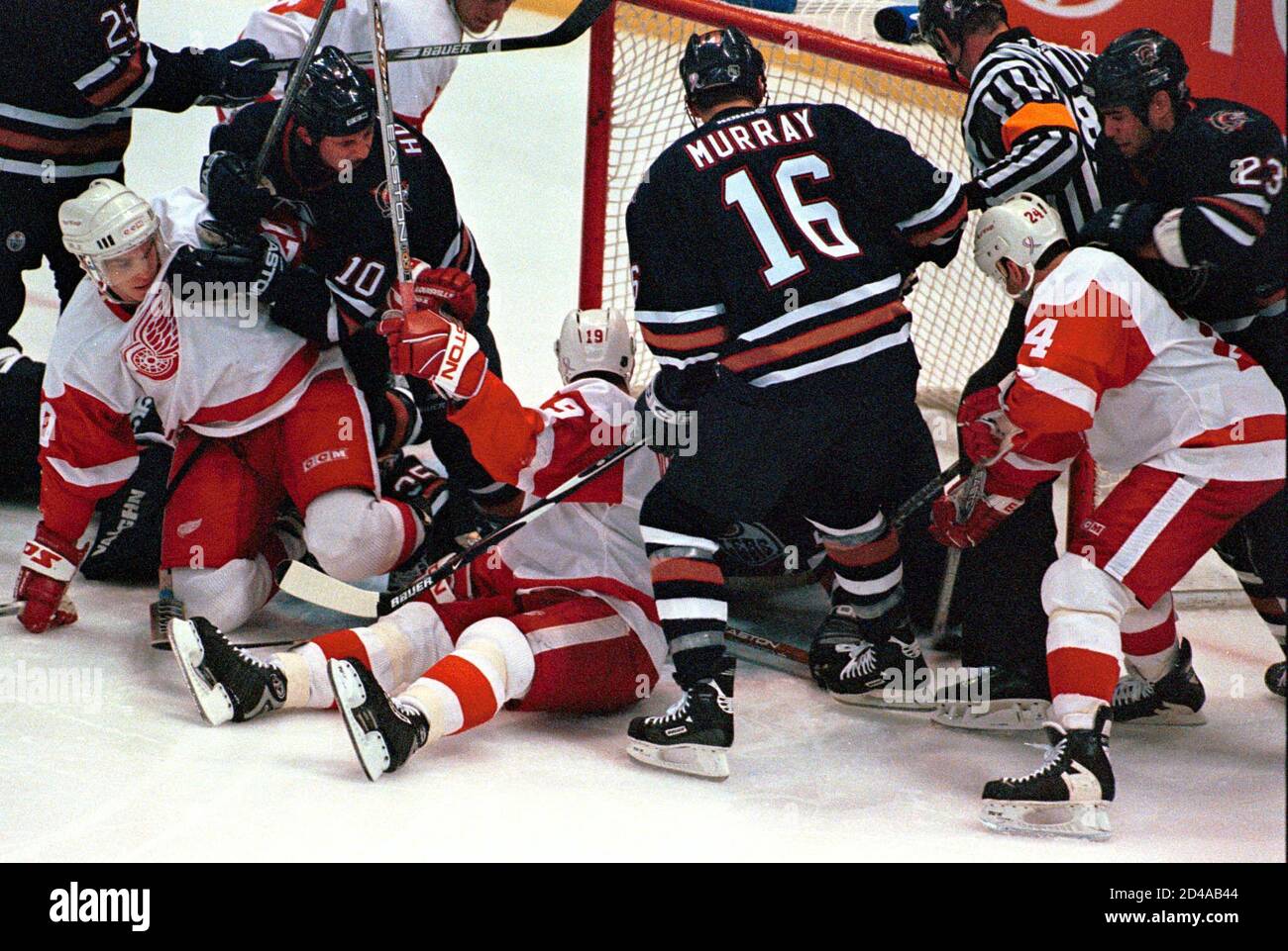 Behind the scrum hi-res stock photography and images - Alamy
