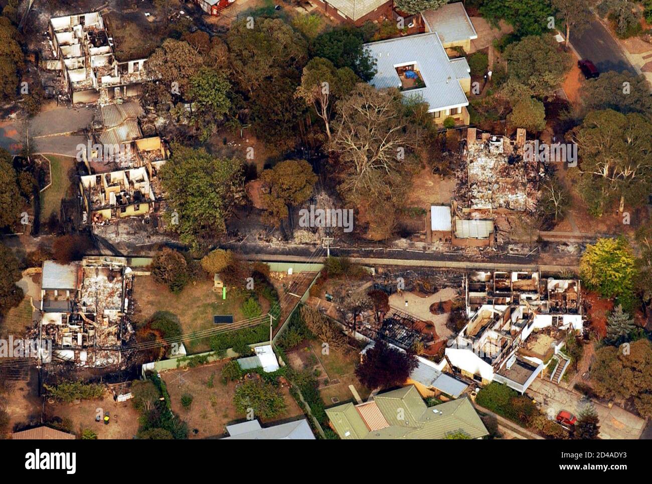 Australian bushfires houses hi-res stock photography and images - Alamy