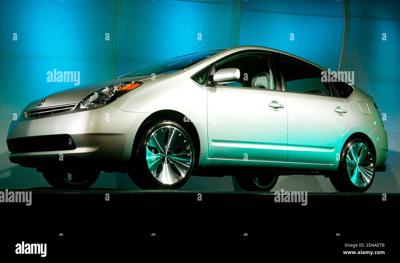Mid engine hybrid hi-res stock photography and images - Alamy