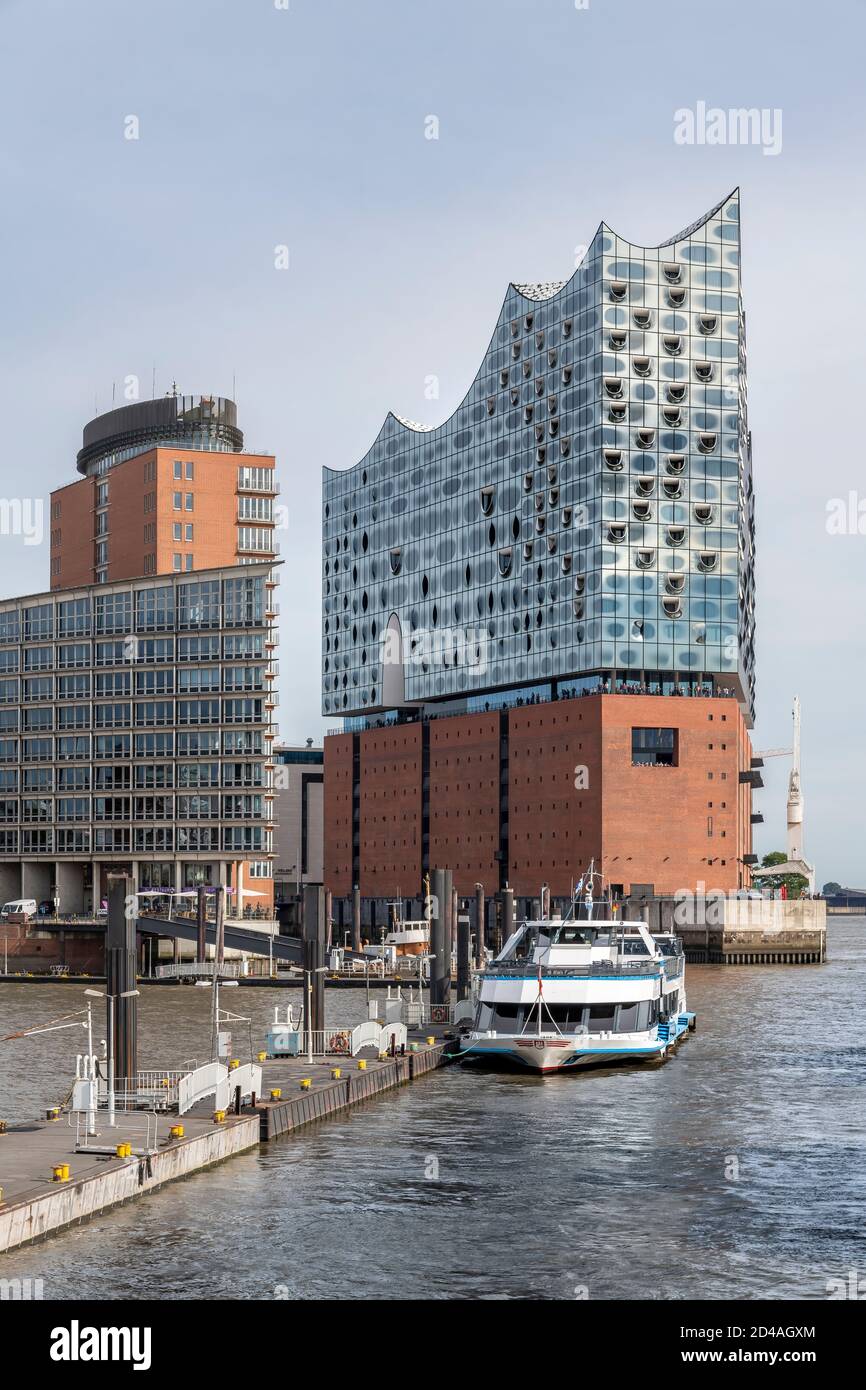 Hamburg skyline tourist spot hi-res stock photography and images - Alamy