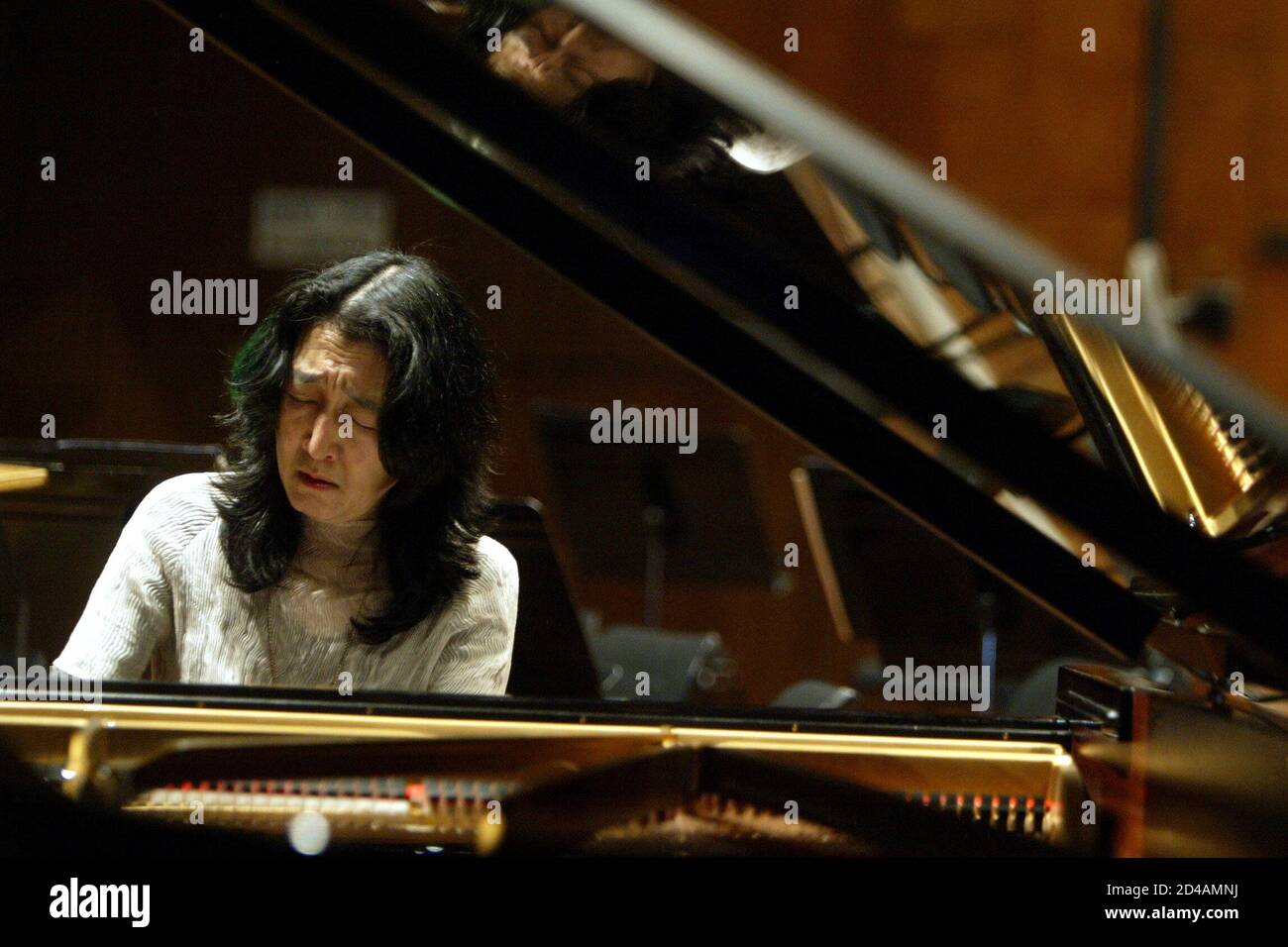 Uchida pianist hi-res stock photography and images - Alamy