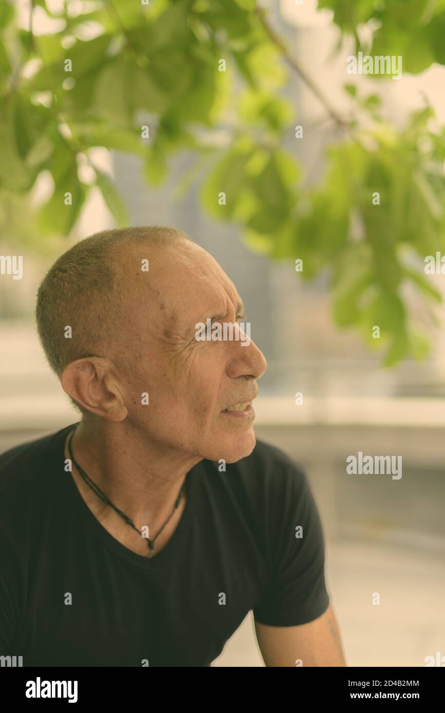 Old man in tree hi-res stock photography and images - Alamy