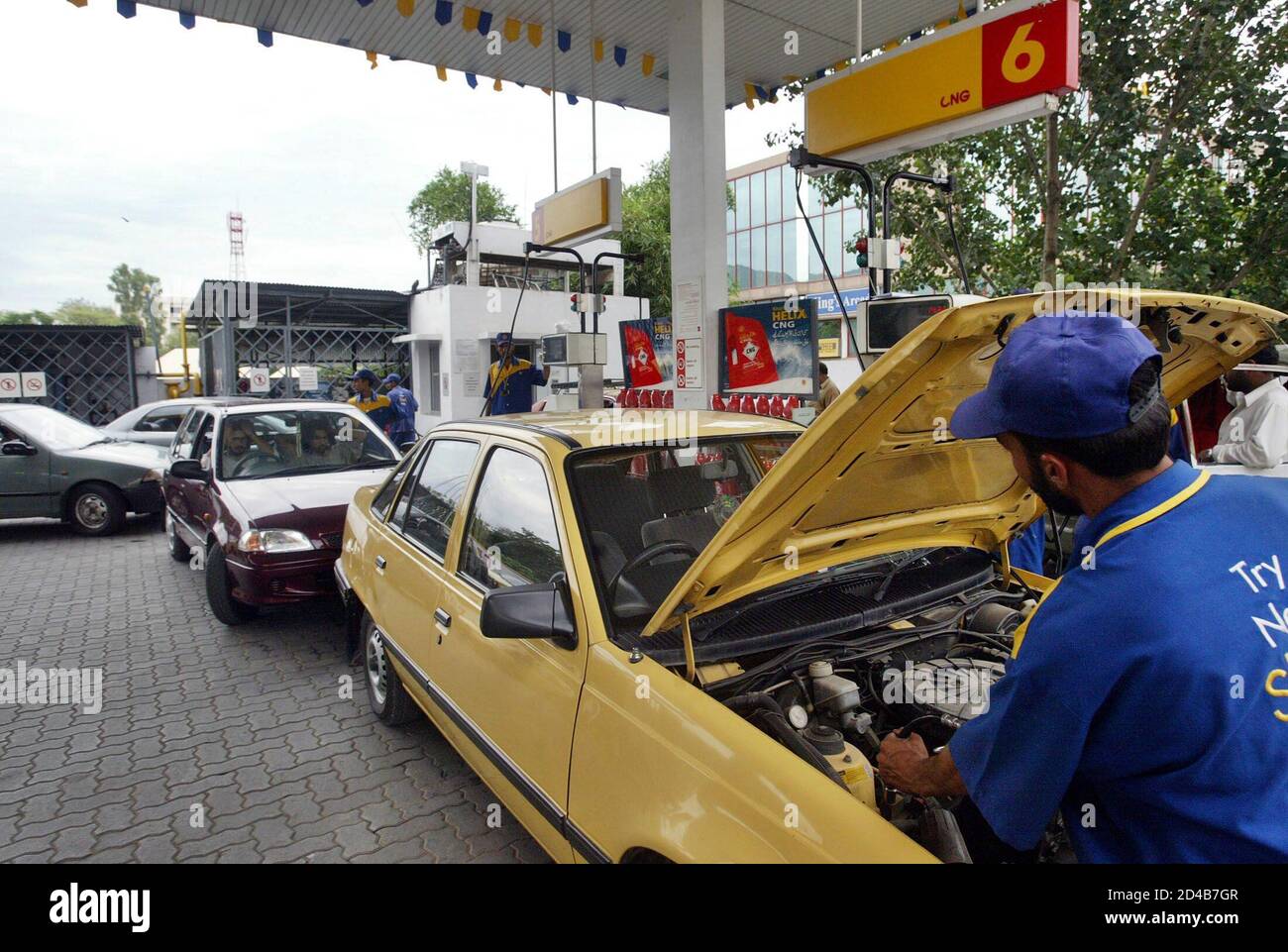 Compressed natural gas pakistan hi-res stock photography and images - Alamy