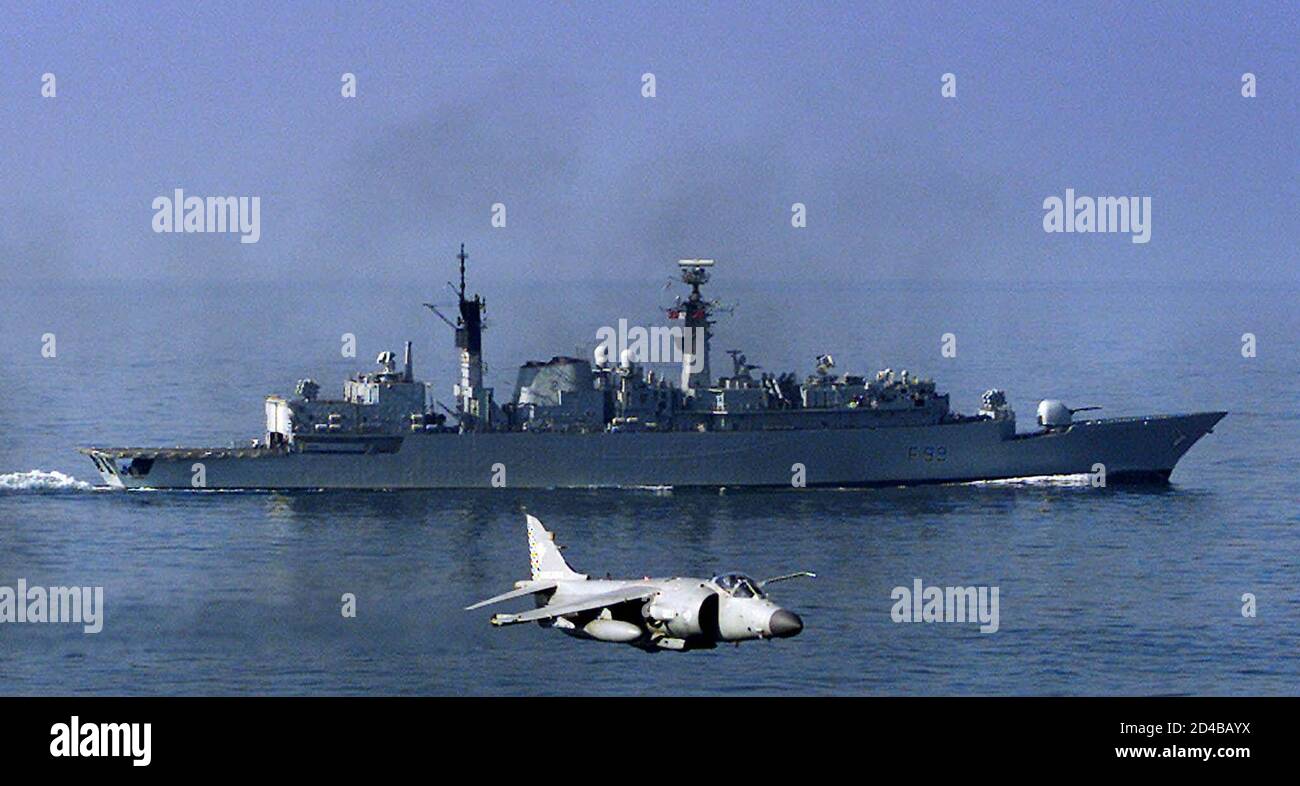 Royal navy type 22 frigate hi-res stock photography and images - Alamy