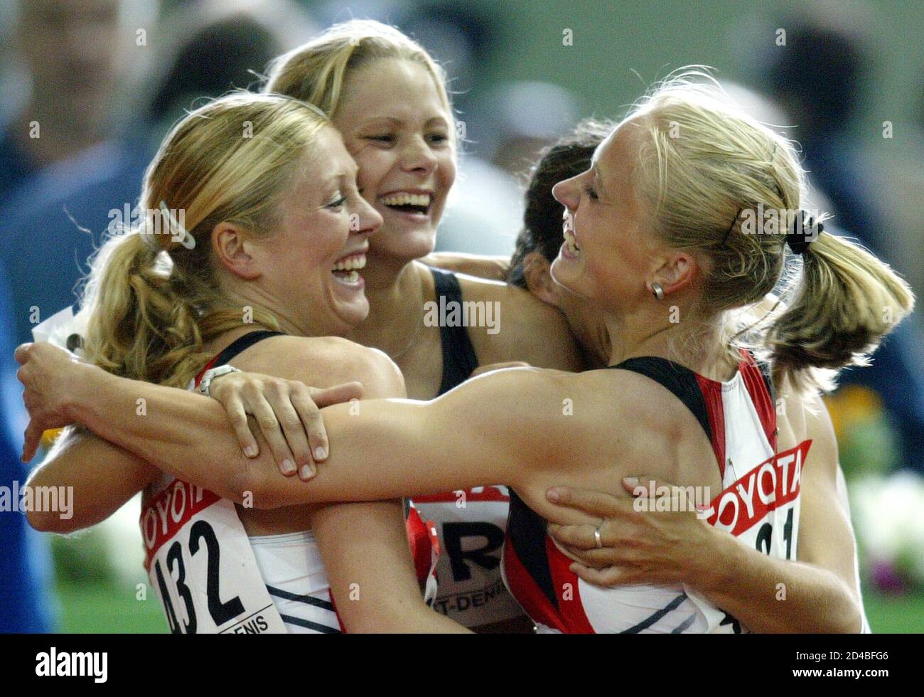 Team hug hi-res stock photography and images - Alamy