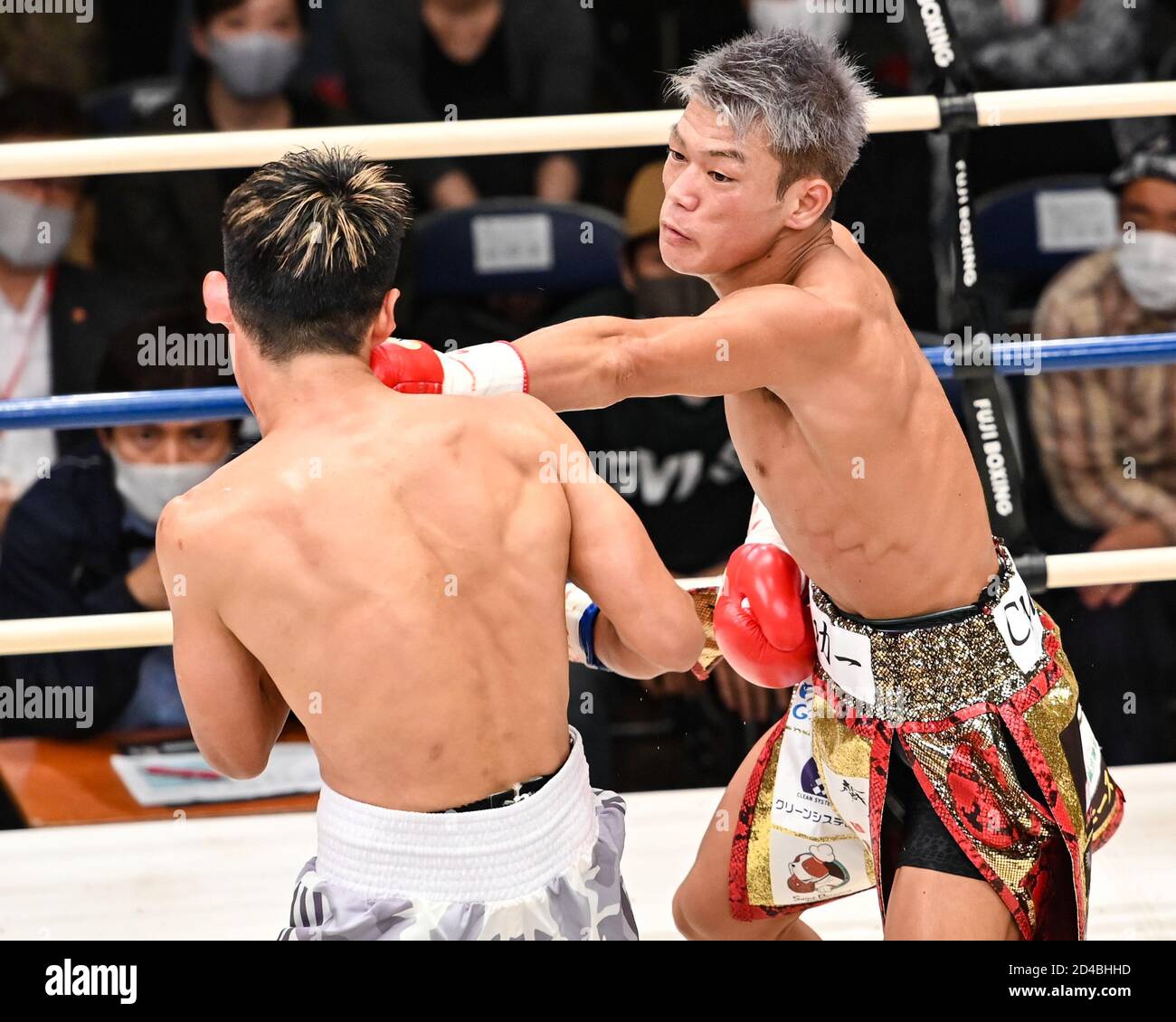Tokyo, Japan. 8th Oct, 2020. (R-L) Hiroaki Teshigawara (JPN), Shingo ...