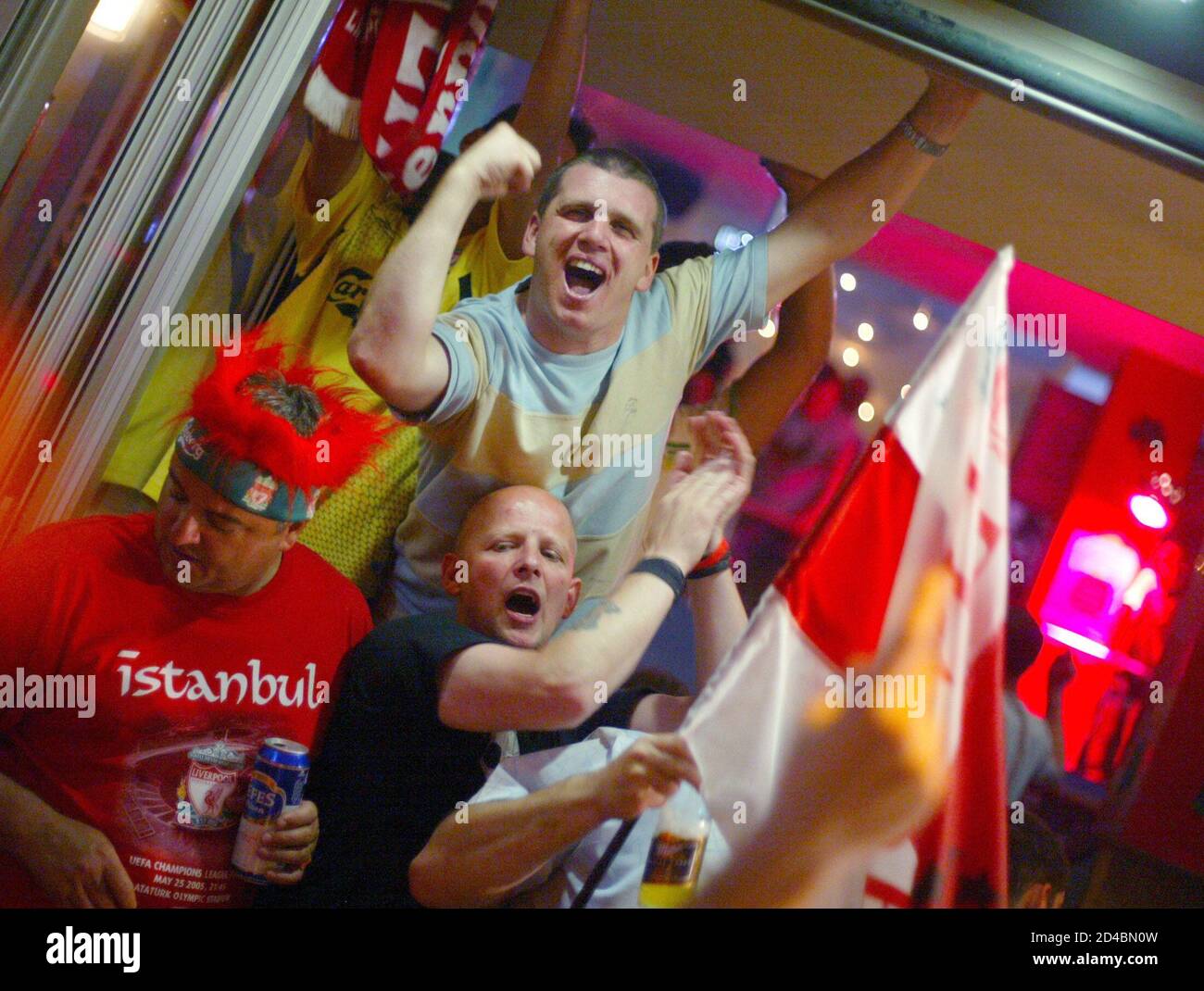 Ataturk olympic stadium liverpool fans hi-res stock photography and ...