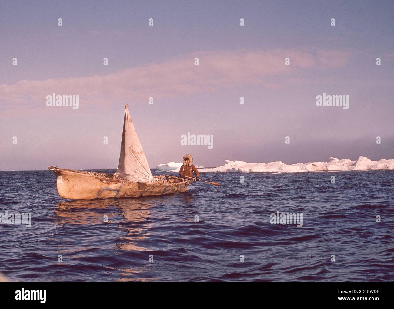 KAYAC-EMBARCACION TIPICA CON ESQUIMAL. Location: EXTERIOR. ALASKA Stock ...