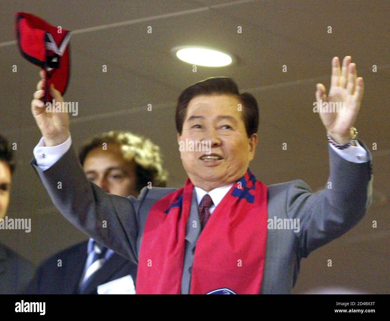 Seoul world cup fans 2002 hi-res stock photography and images - Alamy
