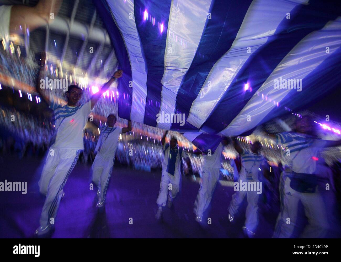 Athens olympic games 2004 closing ceremony hi-res stock photography and ...