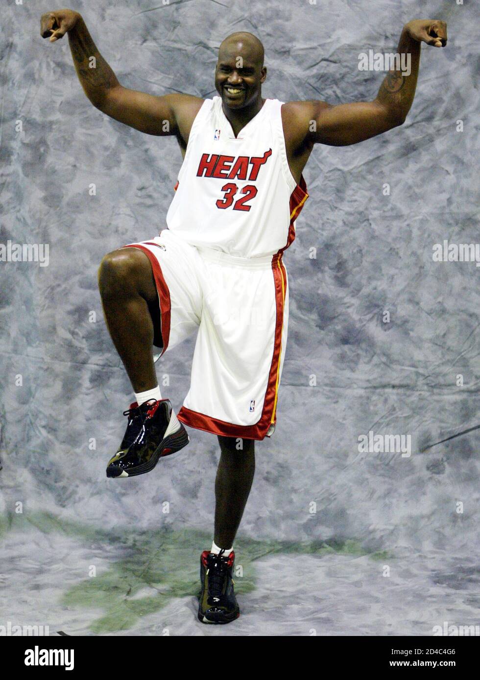 Shaquille o'neal lakers pose hi-res stock photography and images - Alamy