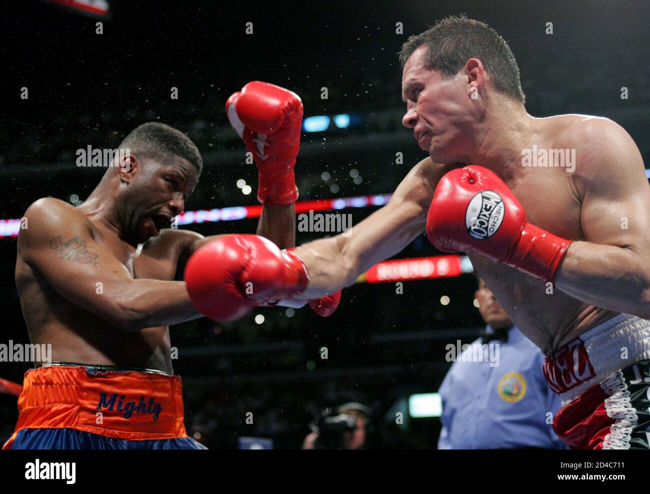 Julio cesar chavez robinson hi-res stock photography and images - Alamy