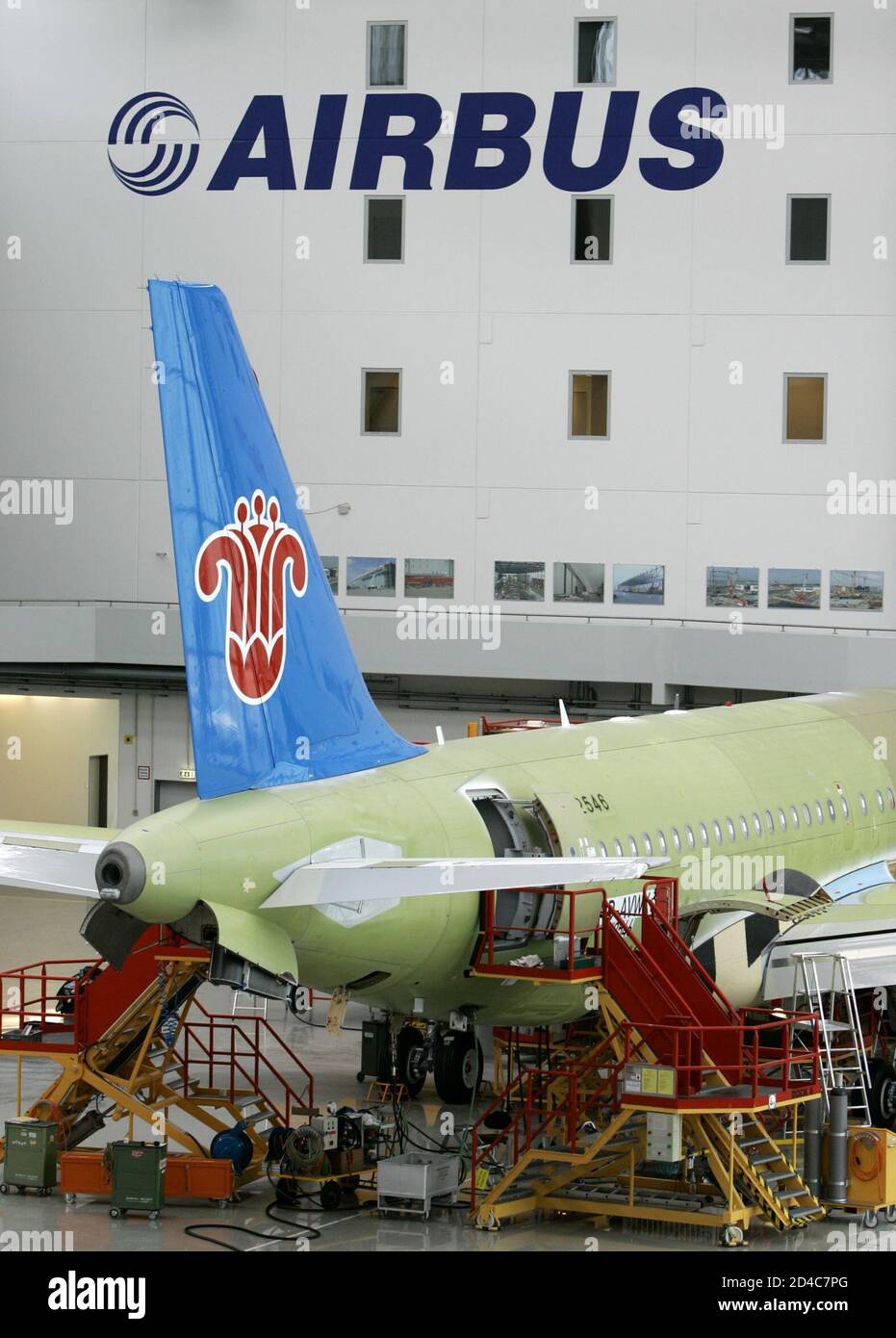 Aircraft production hi-res stock photography and images - Alamy