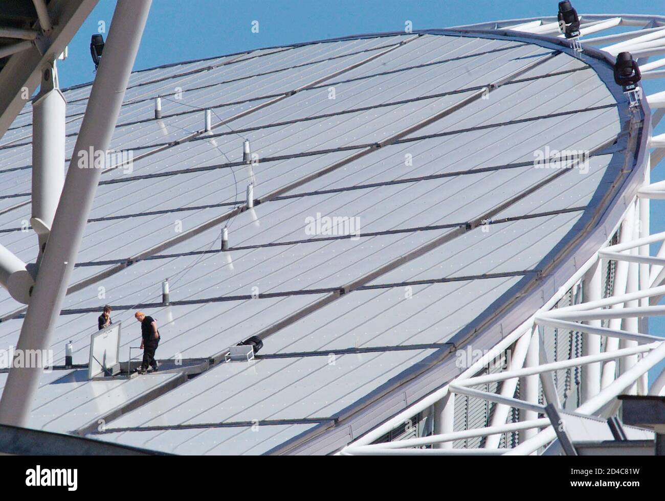 Olympic stadium roof hi-res stock photography and images - Alamy