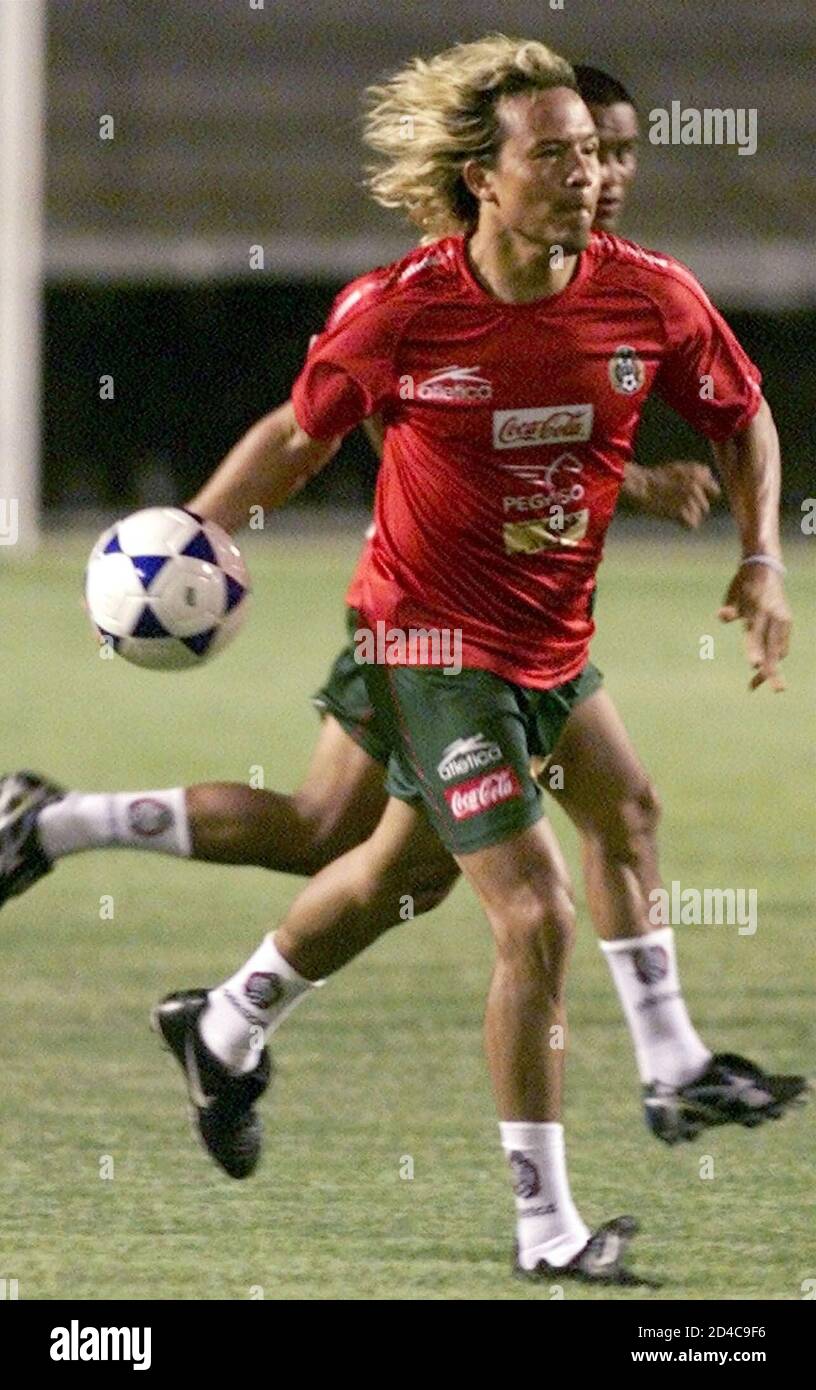 Luis hernandez 2001 hi-res stock photography and images - Alamy