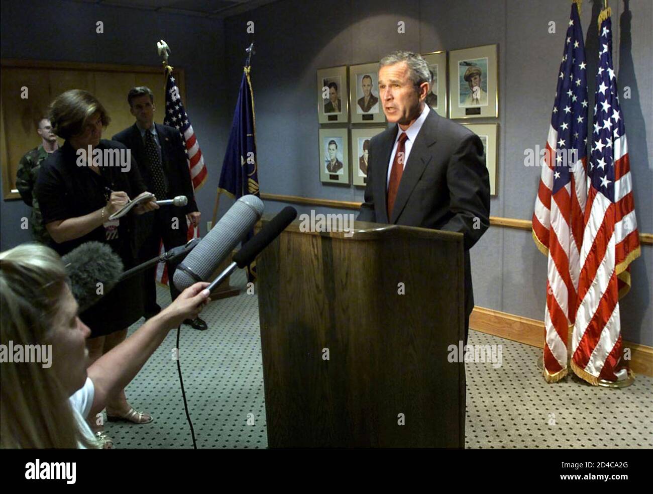 Plane into world trade center hi-res stock photography and images - Alamy