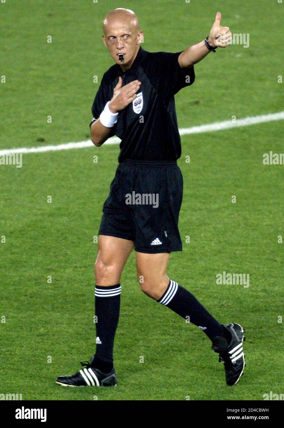 Italian referee hi-res stock photography and images - Alamy