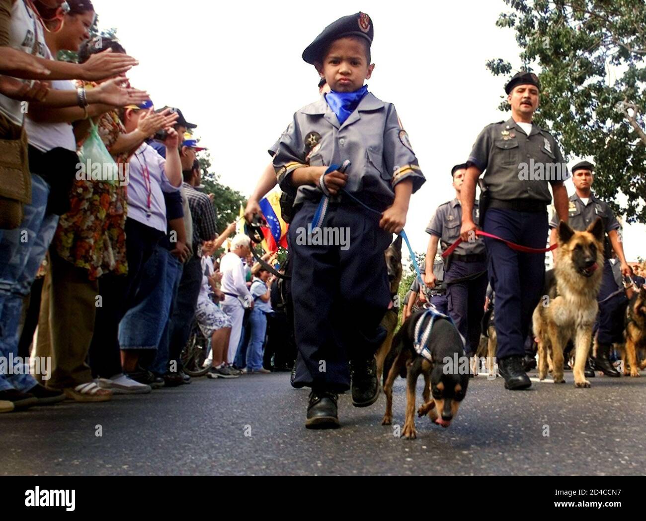 Hugo chavez uniform hi-res stock photography and images - Alamy