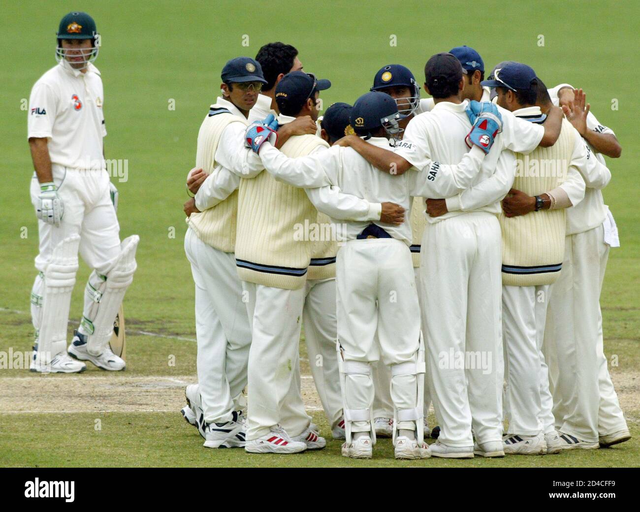 Cricket team india huddle hi-res stock photography and images - Alamy