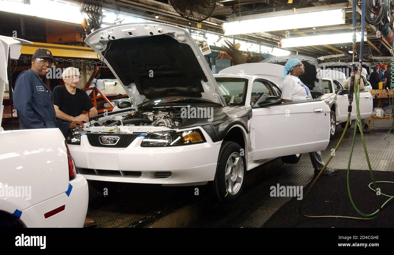 Old assembly line hi-res stock photography and images - Alamy