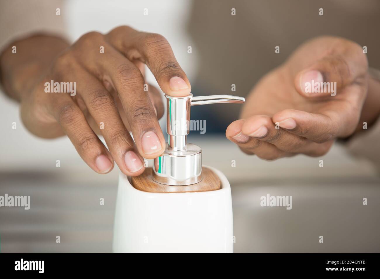 Metal dispenser hi-res stock photography and images - Alamy