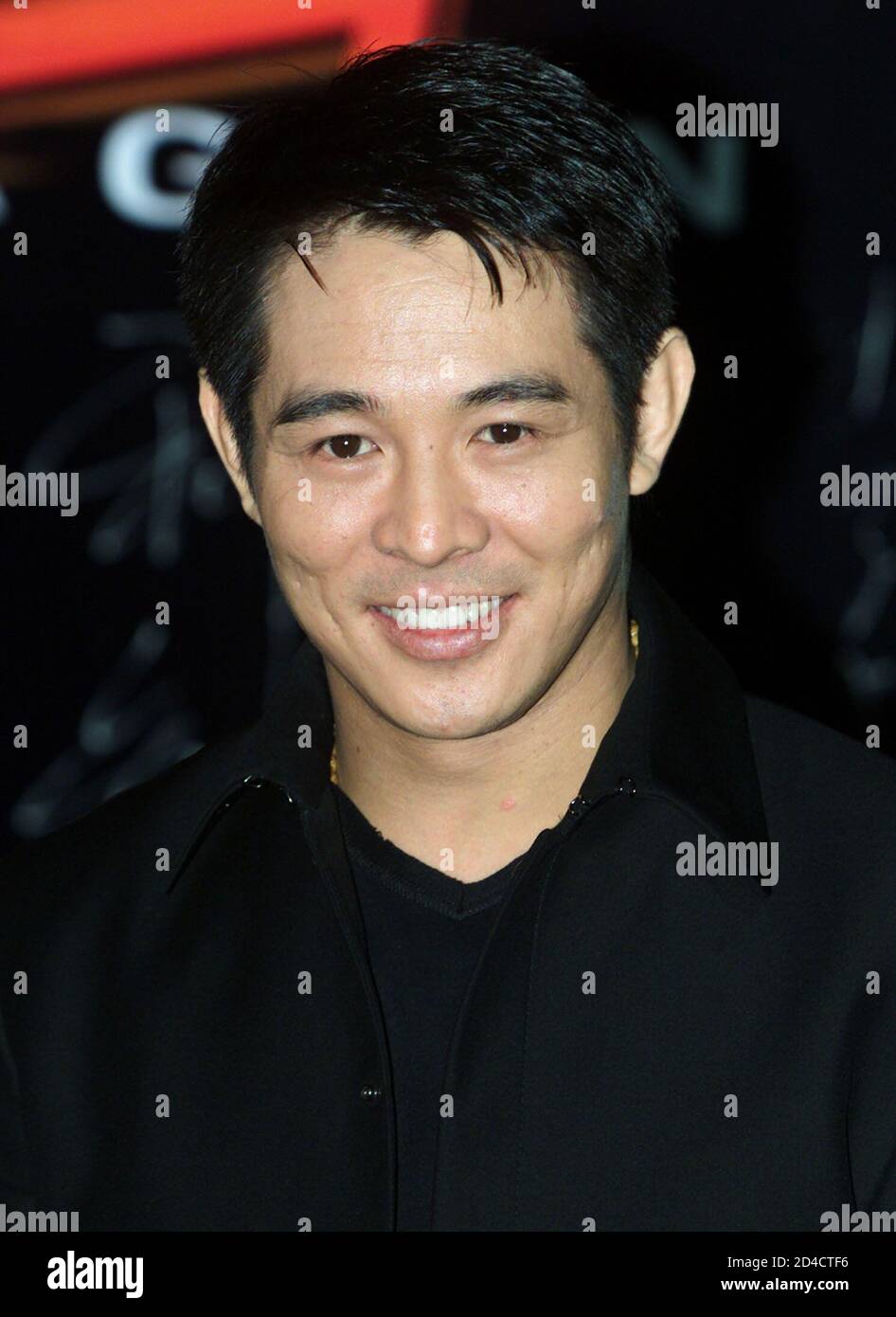 Kiss of the dragon jet li hi-res stock photography and images - Alamy