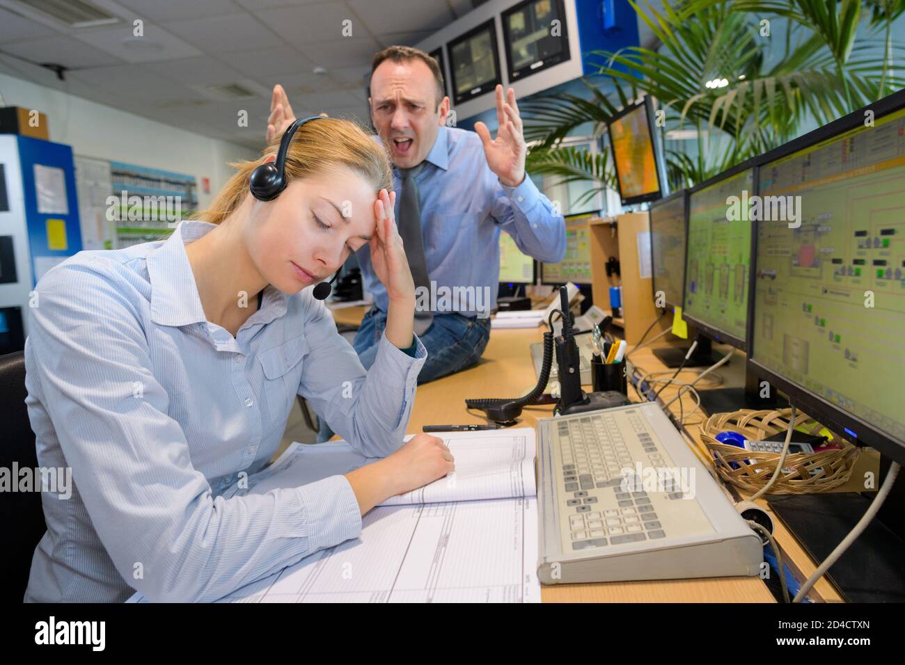 angry boss yelling at his employee in office Stock Photo - Alamy