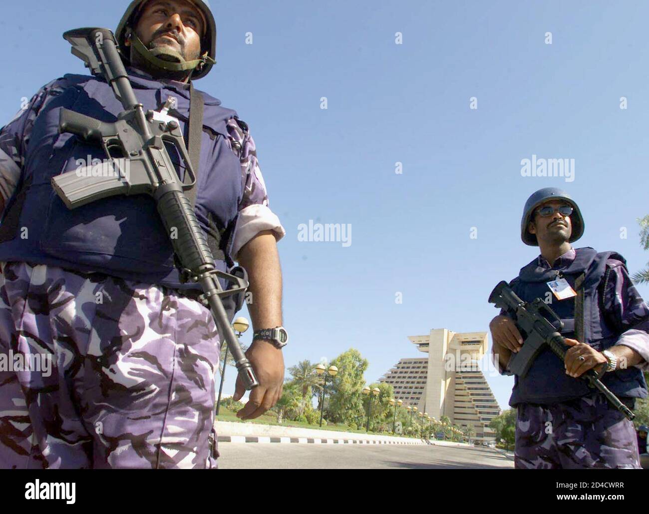 Security guard in doha qatar hi-res stock photography and images - Alamy