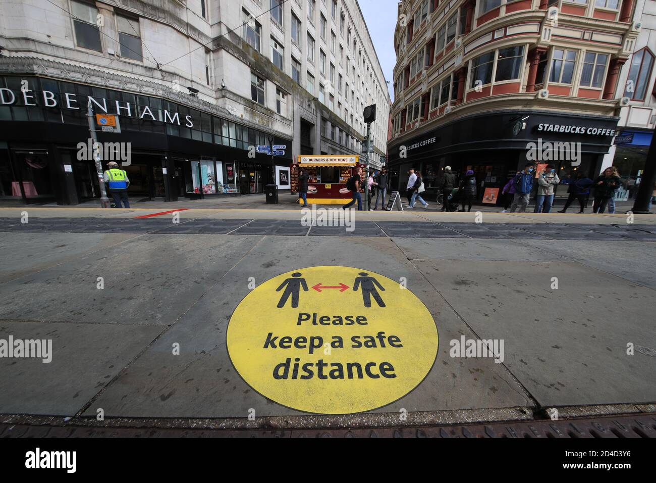 Pavement closed sign hi-res stock photography and images - Alamy