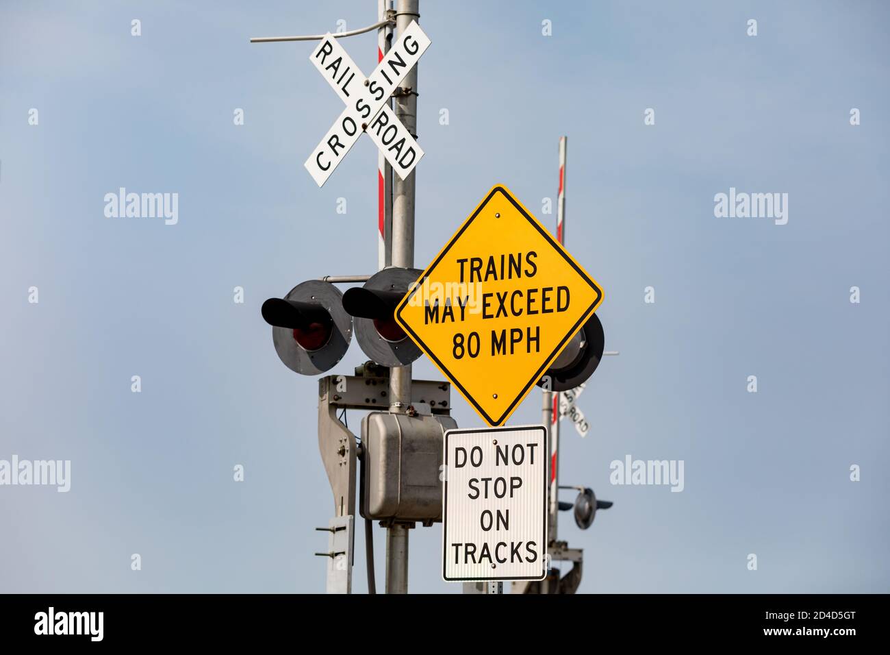 Car crossing railroad tracks hi-res stock photography and images - Alamy