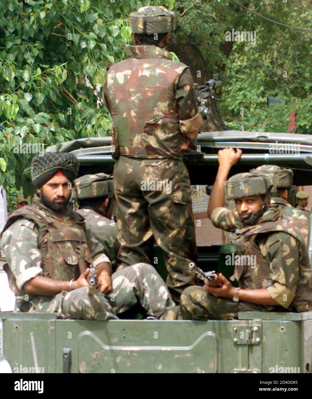 Indian soldiers patrol hi-res stock photography and images - Alamy