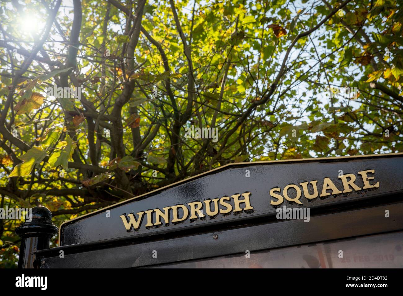 Square open sign hi-res stock photography and images - Alamy