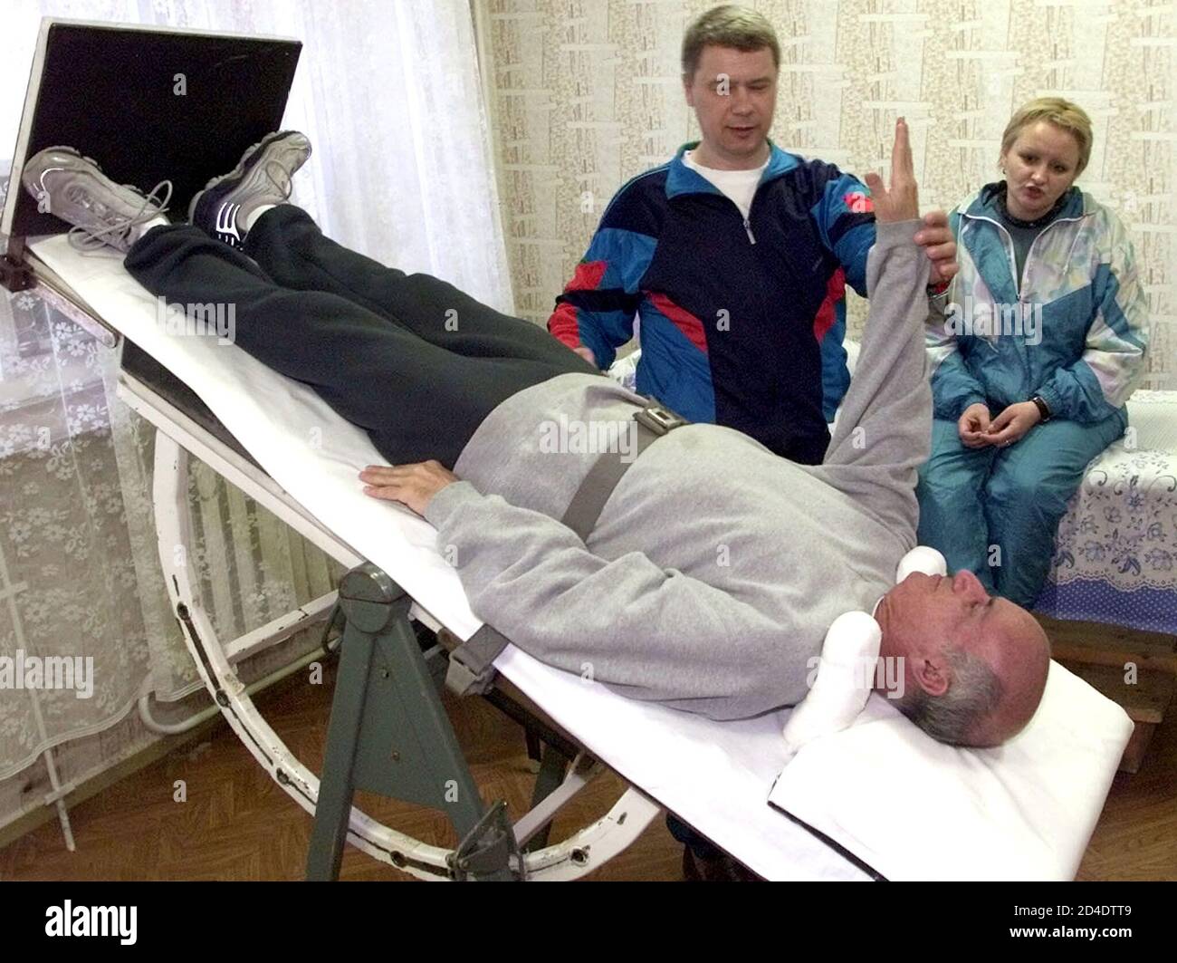 Dennis tito space hi-res stock photography and images - Alamy