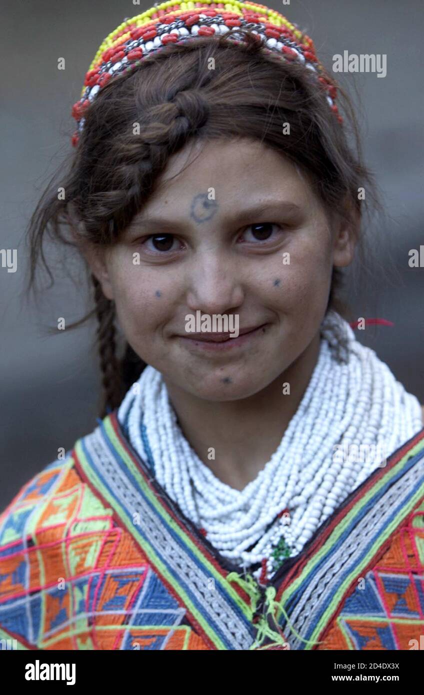 Pakistan girl kalash hi-res stock photography and images - Alamy