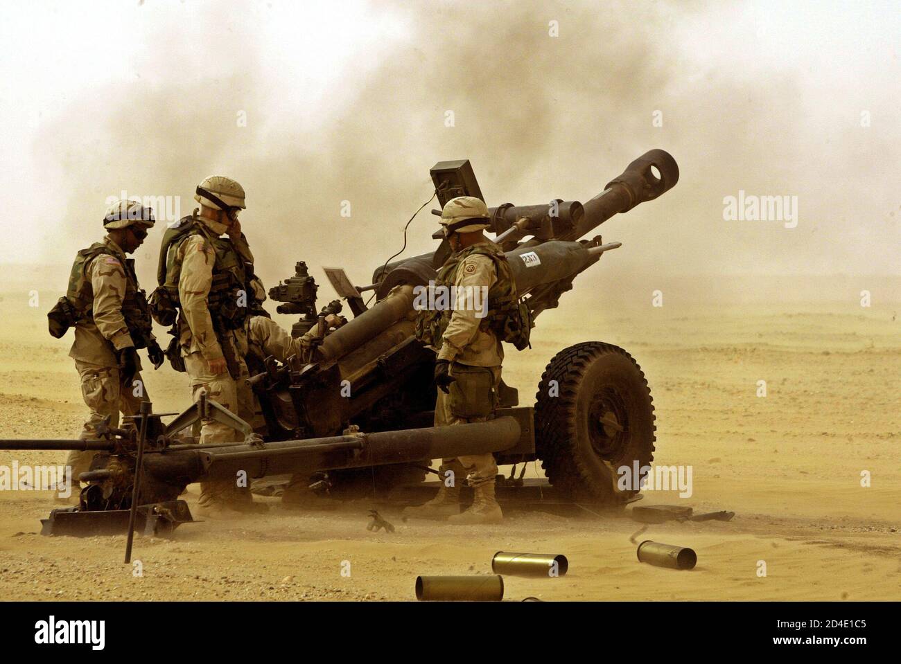 Kuwaiti soldiers taking part hi-res stock photography and images - Alamy