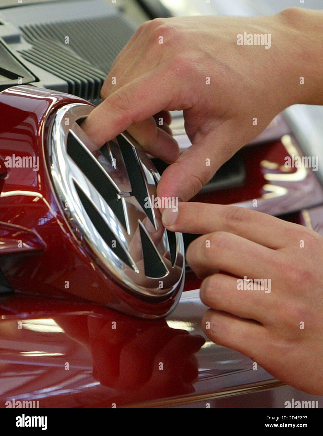 Vw logo production hi-res stock photography and images - Alamy