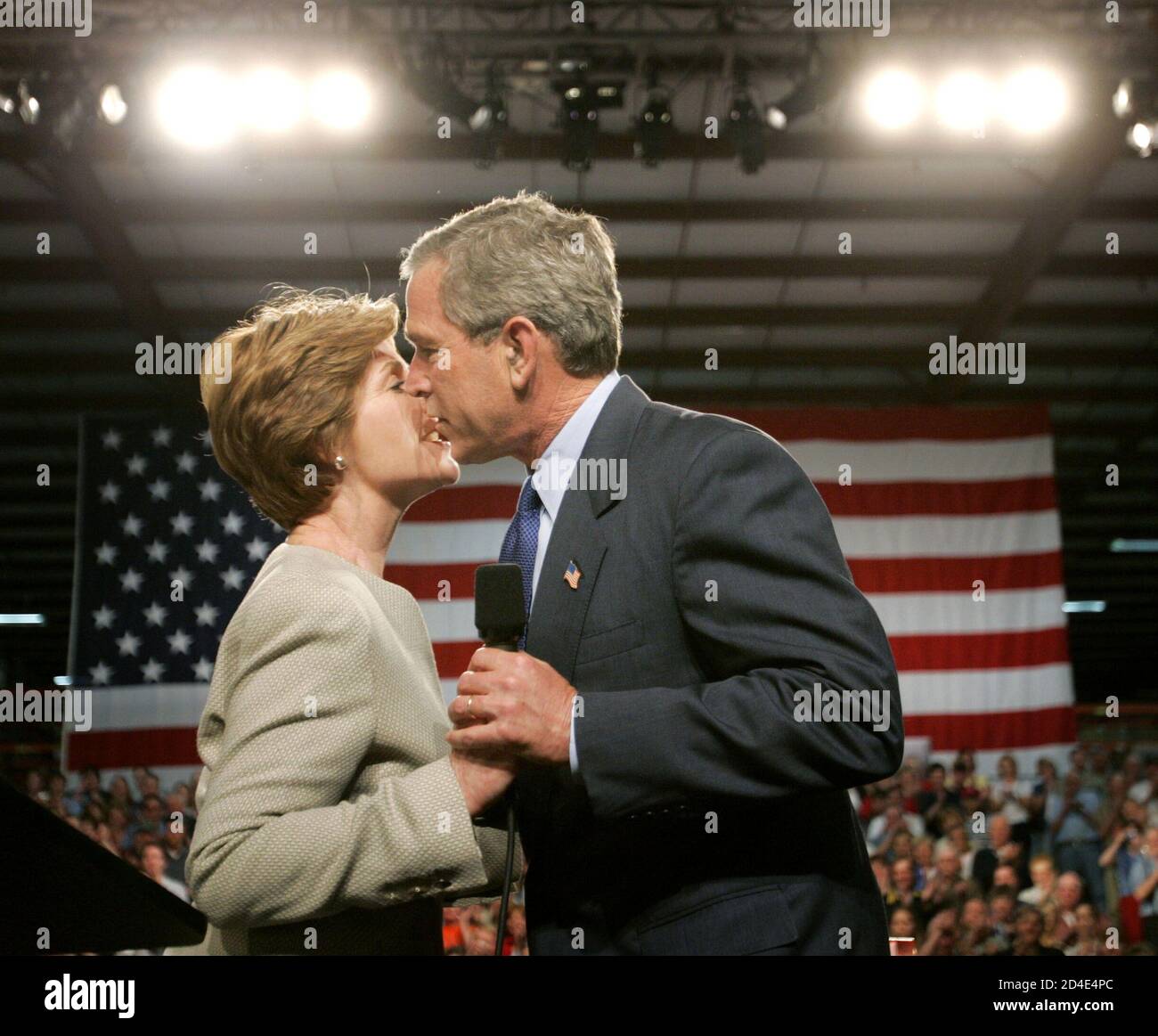 U s president george bush kisses hi-res stock photography and images ...