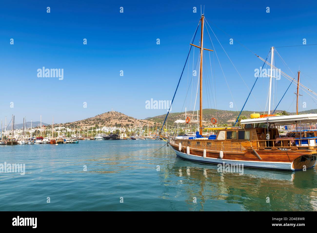 Beautiful view harbour ships hi-res stock photography and images - Alamy