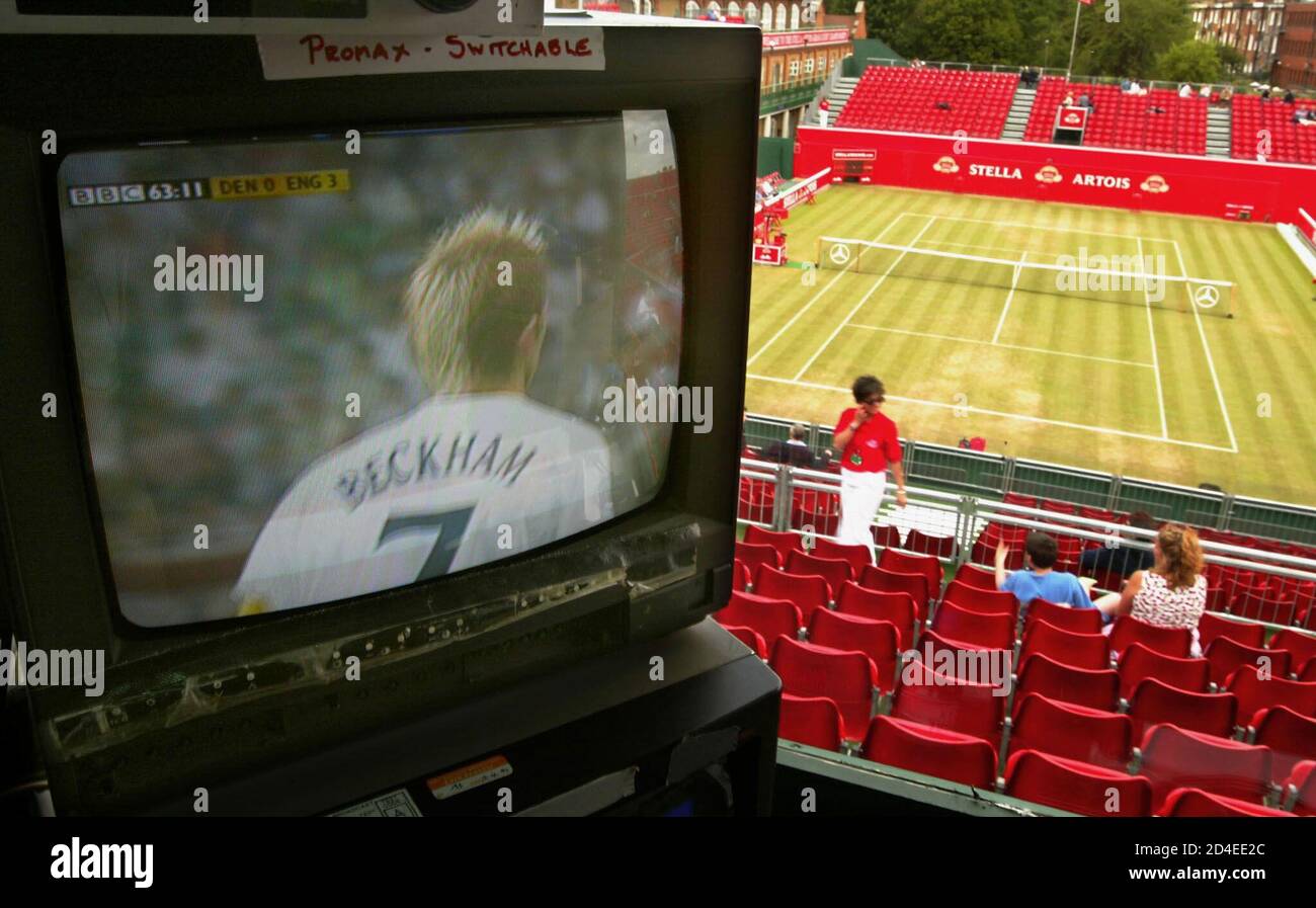 Commentary box soccer hi-res stock photography and images - Alamy