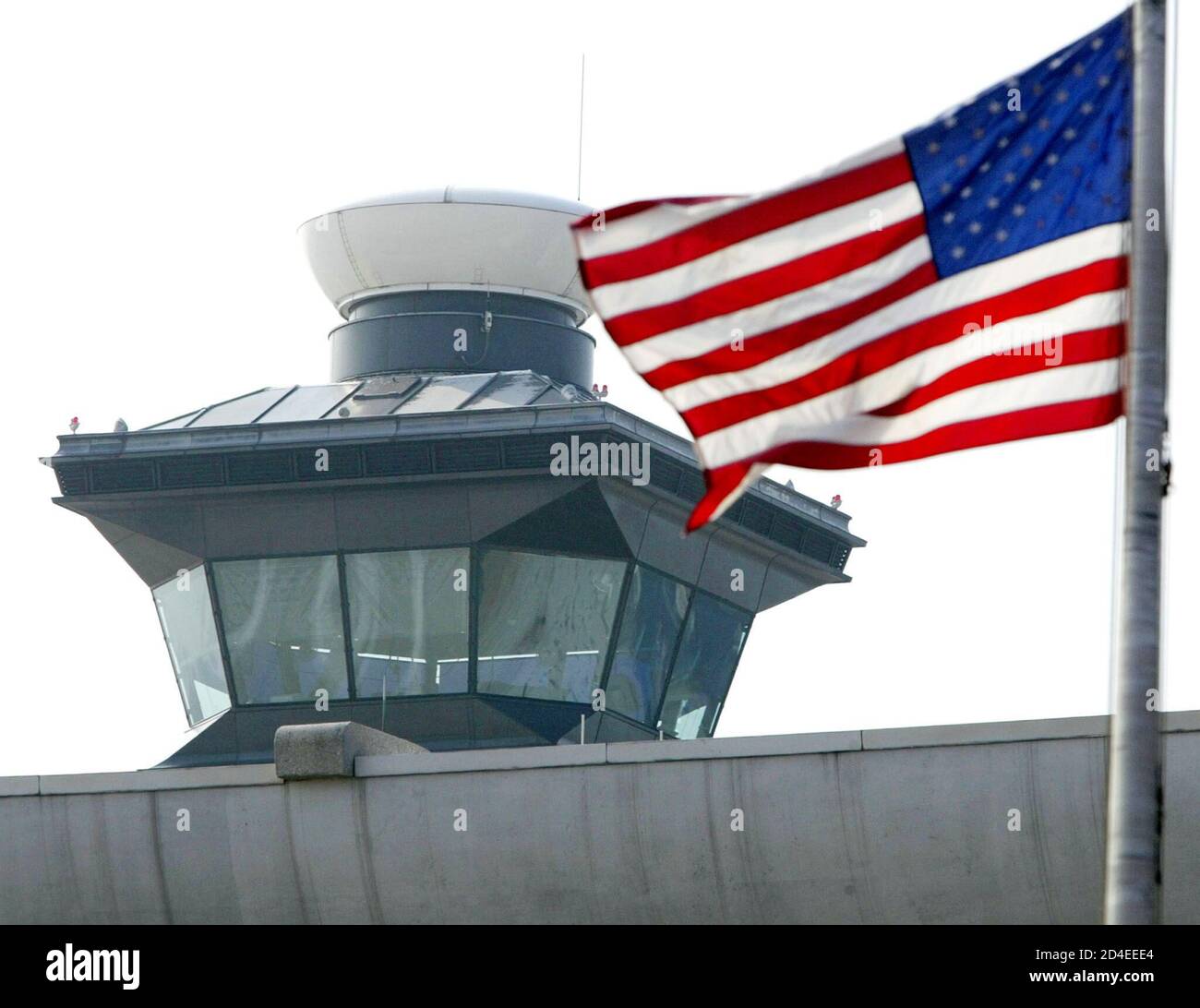 Dulles airport tower hi-res stock photography and images - Alamy
