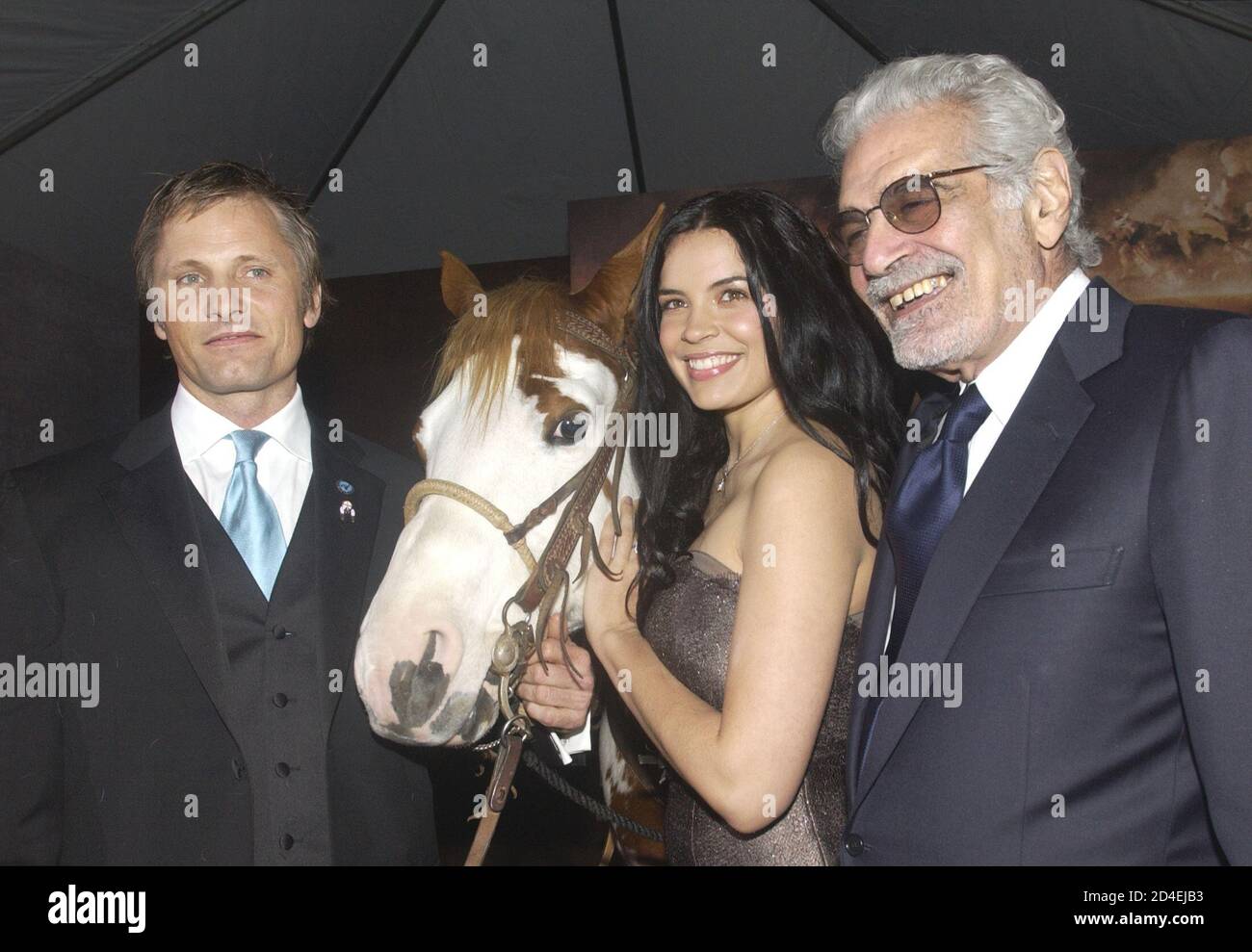 Omar sharif zuleikha robinson hidalgo hi-res stock photography and ...