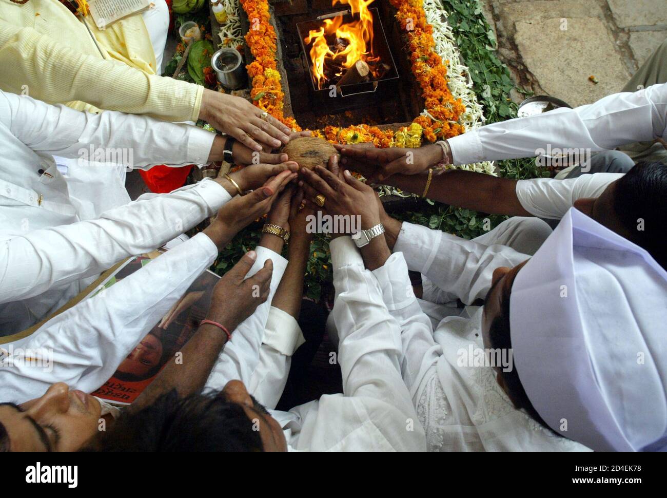 They met in bombay hi-res stock photography and images - Alamy