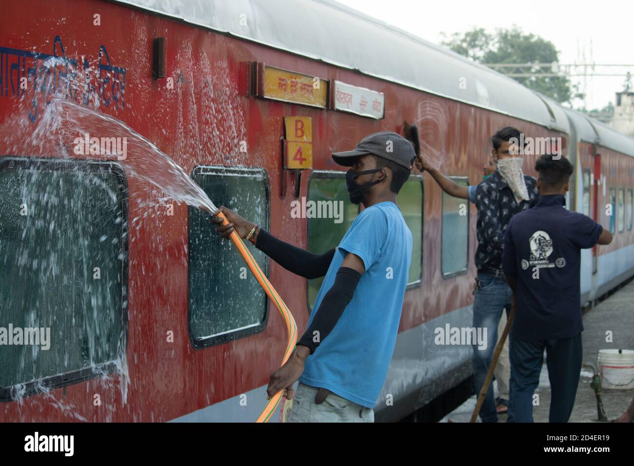 Cleaning train hi-res stock photography and images - Alamy