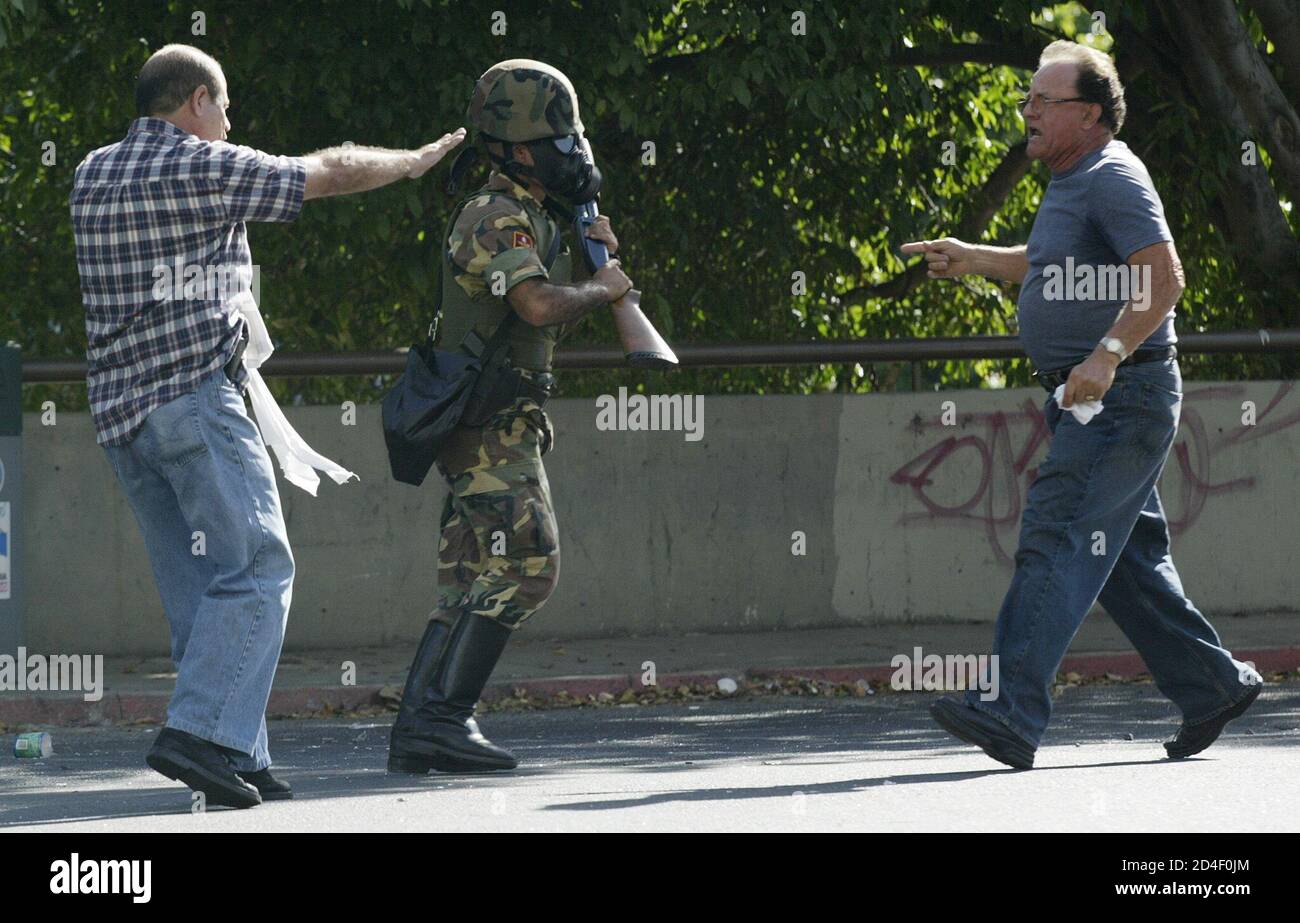 Soldier argue hi-res stock photography and images - Alamy