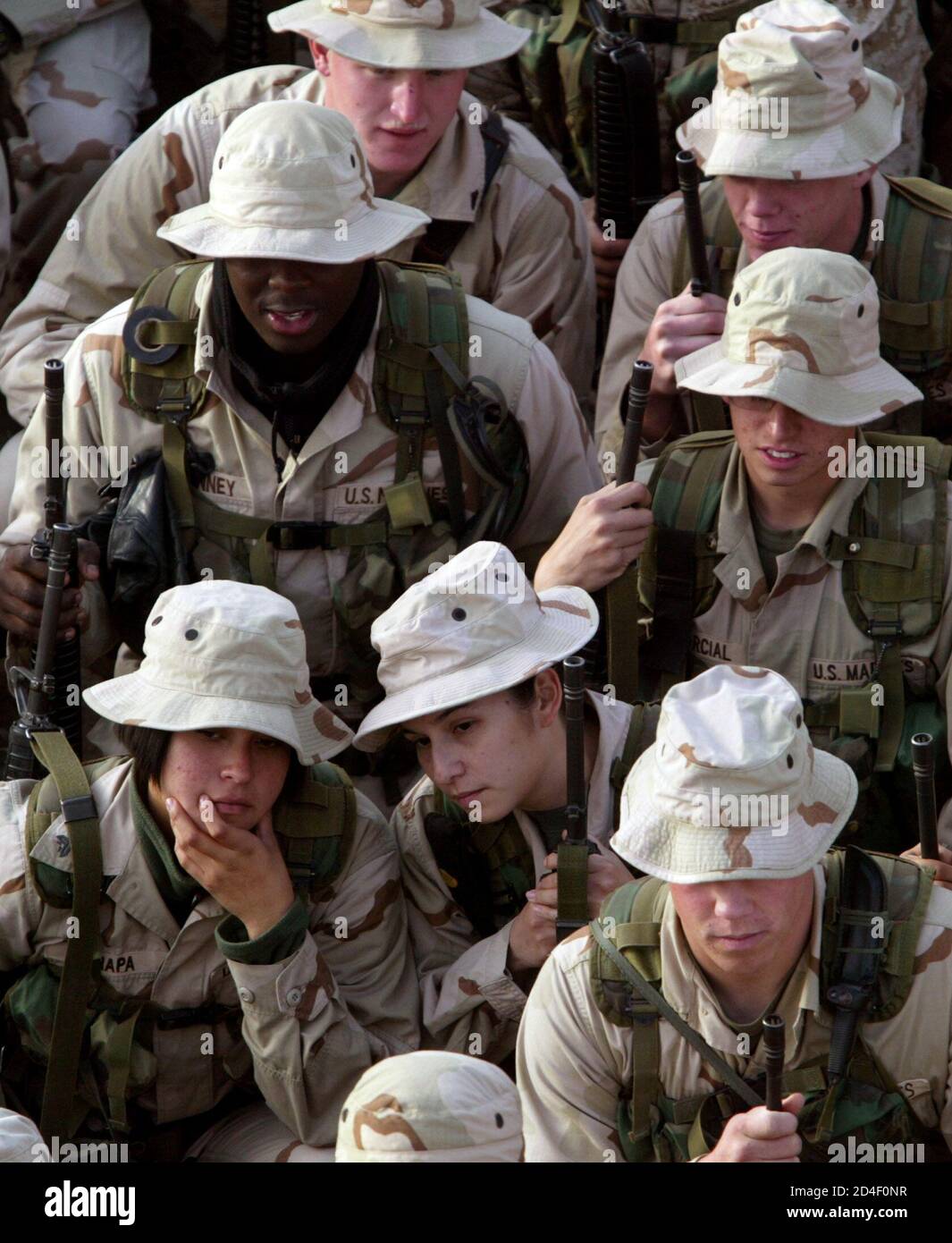 Camp commando kuwait hi-res stock photography and images - Alamy